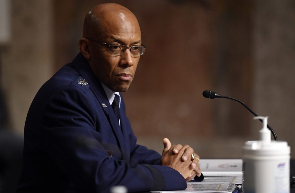 Le Général Charles Brown Jr premier noir nommé chef de cabinet de l’US ...